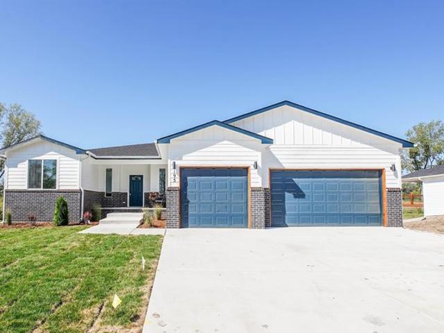 195 S Arbor Valley Way, Valley Center, KS 67147
