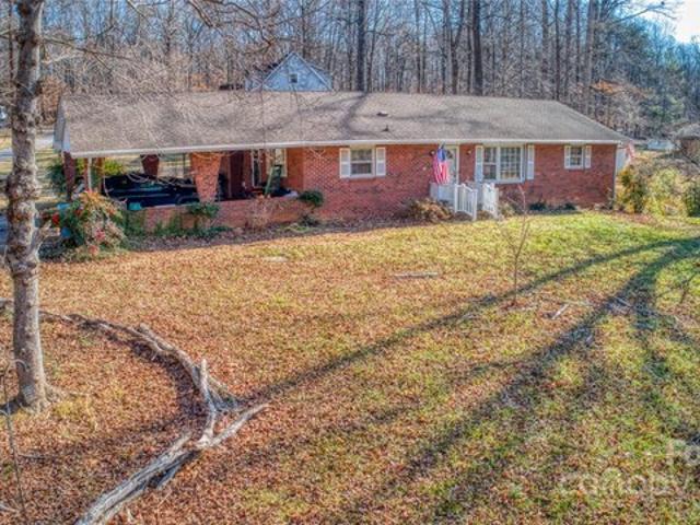 195 S Claybon Dr, Advance, NC 27006