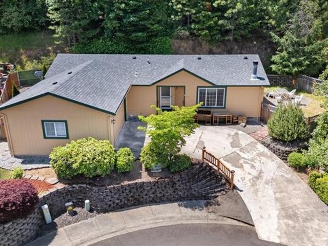 195 Samantha Way, Canyonville, OR 97417
