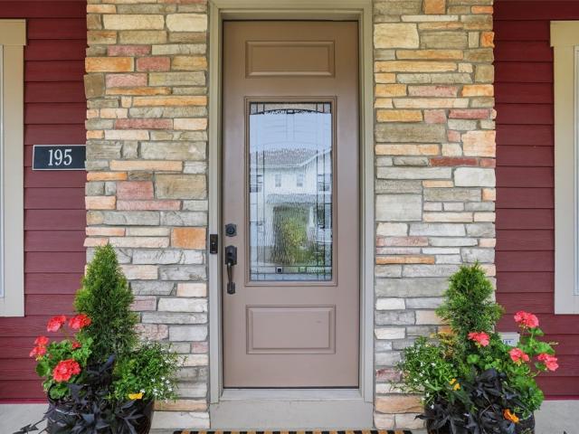 195 Seneca PL