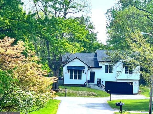195 Still Meadow Dr, Martinsburg, WV 25405