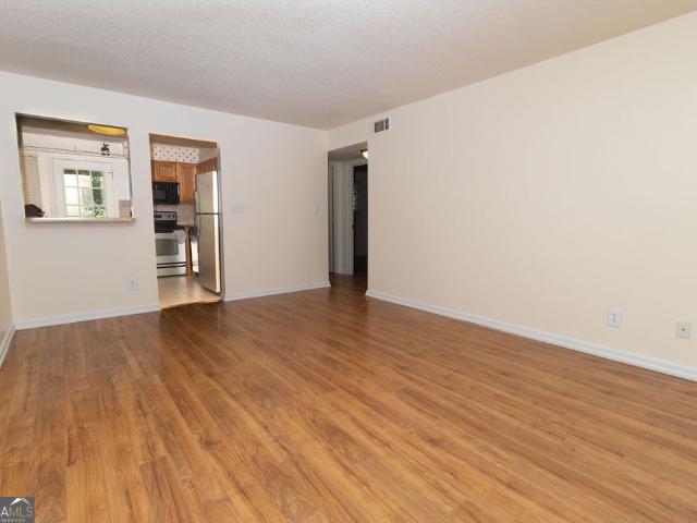 195 Sycamore Drive APT B14