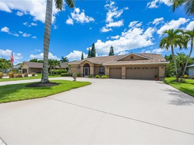 195 Palmetto Dunes Cir, Naples, FL 34113