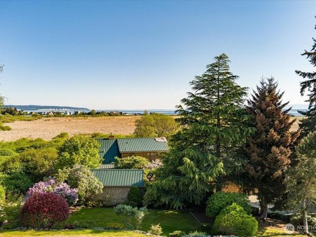 195 Perry Dr, Coupeville, WA 98239