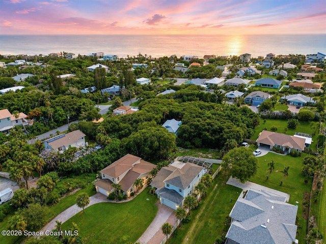 195 River Dr, Melbourne Beach, FL 32951