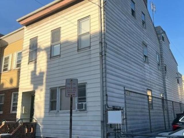 195 Walnut St, Newark, NJ 07105