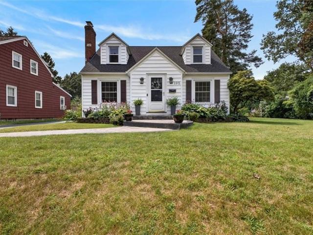 195 Winstead Rd, Rochester, NY 14609