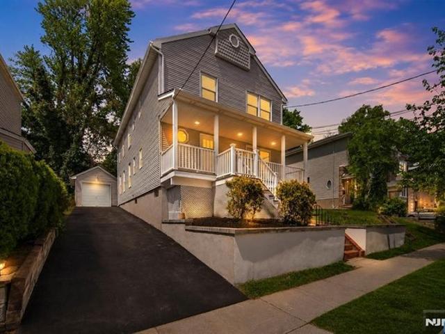 195 Van Winkle St, East Rutherford, NJ 07073