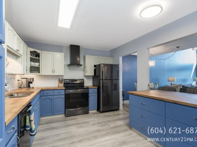 19645 64 Ave, 2 beds, 2 full baths