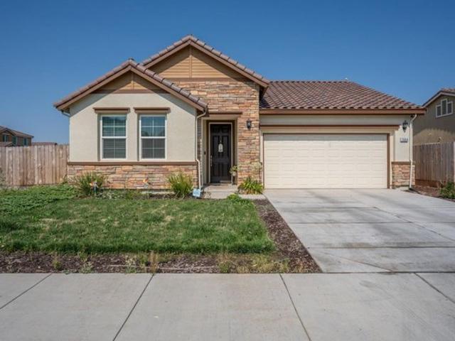1964 Gus Villalta Dr, Los Banos, CA 93635