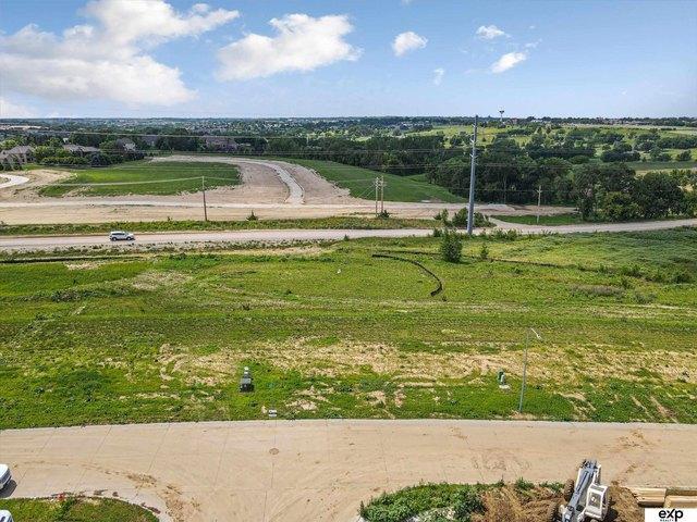 19651 Odgen St, Elkhorn, NE 68022