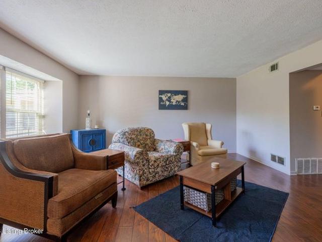 1966 Goldsmith Ln Unit B5, Louisville, KY 40218