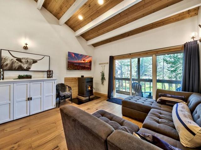 19671 Boreal Ridge Rd Unit 2, Soda Springs, CA 95728