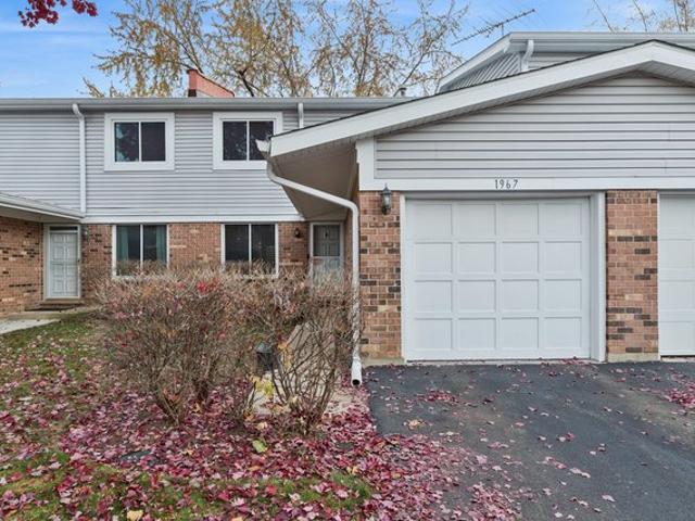 1967 N Jamestown Dr, Palatine, IL 60074