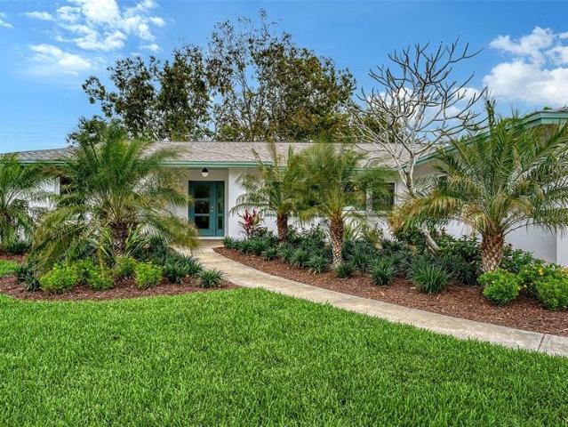 1967 Brookhaven Dr, Sarasota, FL 34239 | MLS #A4686