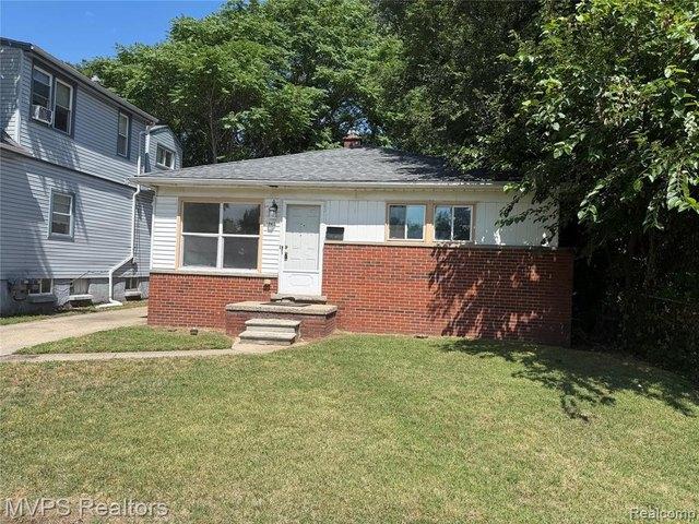 1967 Garrick Ave, Warren, MI 48091