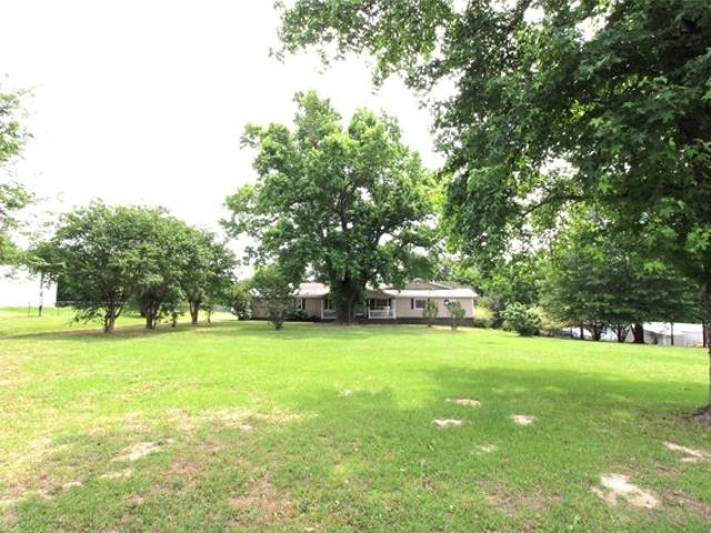 1967 Hopson Dr, Athens, TX 75752