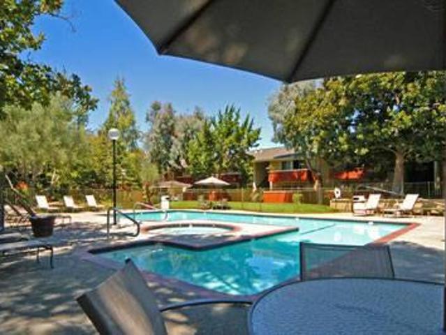 $1967 / 1br 800ft² New Laminate Flooring and New Appliances Available Now!