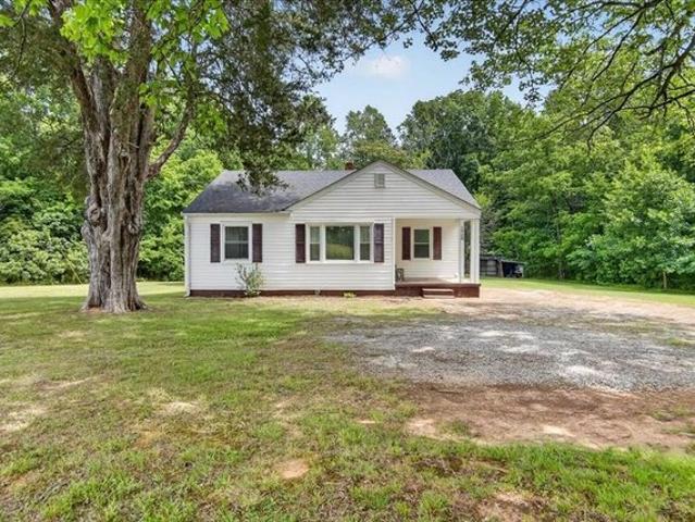1968 Daniels Rd, Boydton, VA 23917