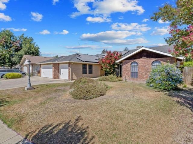1968 London Cir, Tulare, CA 93274