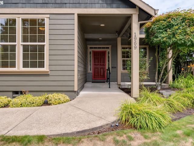 1969 nw woodland dr