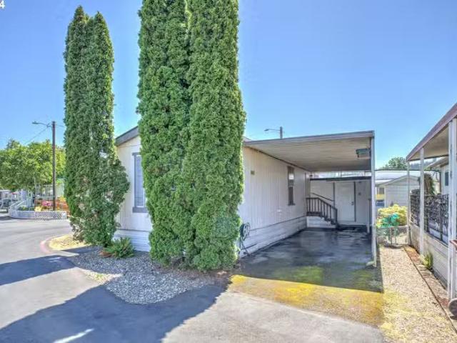 19605 River Rd, Gladstone, OR 97027 MLS 24139980