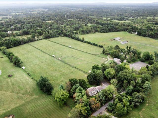 19606 Ridgeside Rd, Bluemont, VA 20135 | MLS #VALO2124 | Compass