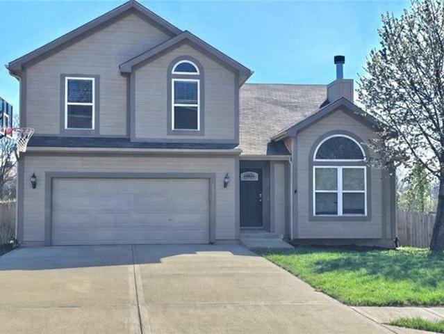 19609 Harbor Dr, Smithville, MO 64089