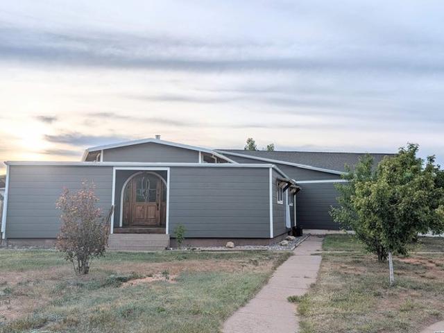 1960 N 10th St, Laramie, WY 82072