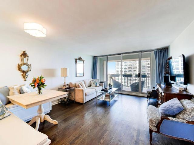 1960 N Lincoln Park West # 2911