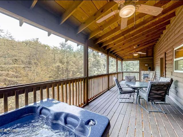 1960 Oakmont Drive