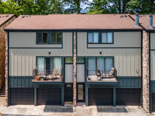 1960 Cherokee Bluff Drive