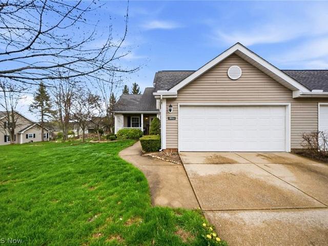 1960 Deerhaven Ln, Broadview Heights, OH 44147