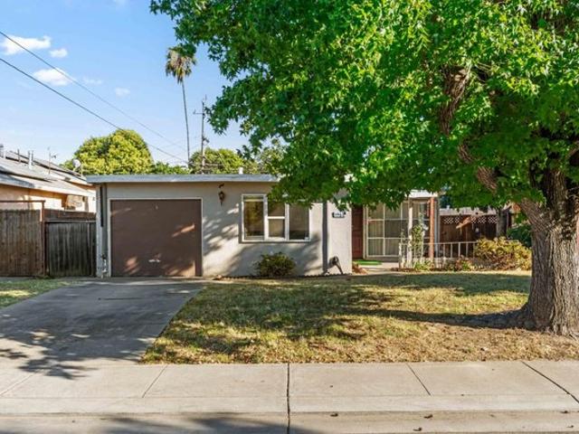 1960 LA Jolla Dr, Stockton, CA 95204