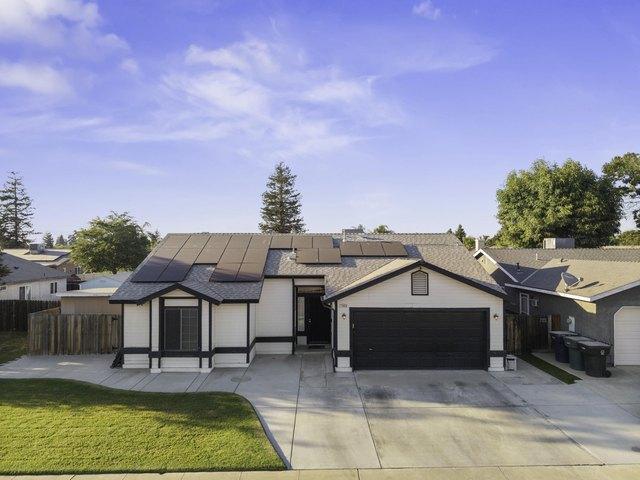1960 W Merritt Ave, Tulare, CA 93274