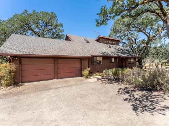 1960 Wildwood Rd, Ukiah, CA 95482