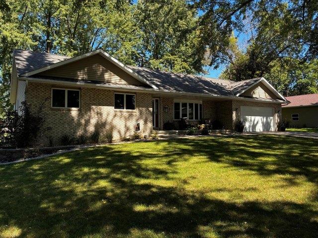 1960 Willow Ave, Worthington, MN 56187
