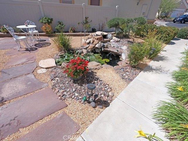 19611 Castle Harbor Ct, Apple Valley, CA 92308