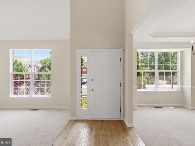 19617 Edgemont Square