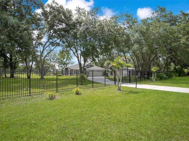 19616 Livingston Ave, Lutz, FL 33559