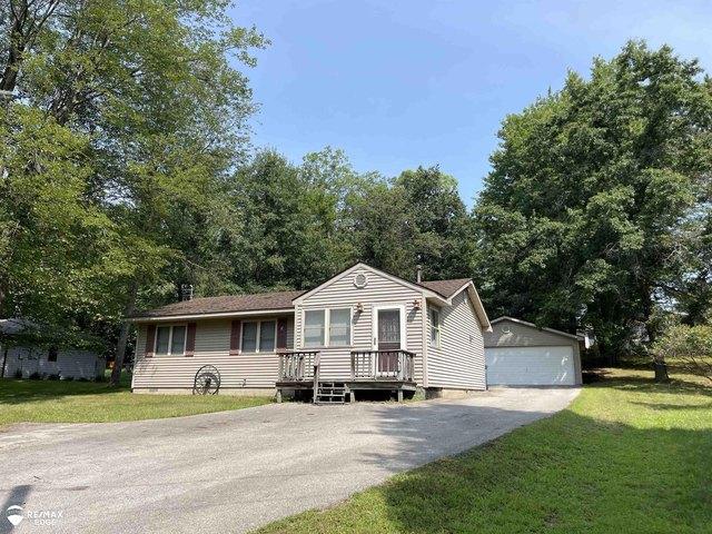 1961 N Ogemaw Trl, West Branch, MI 48661