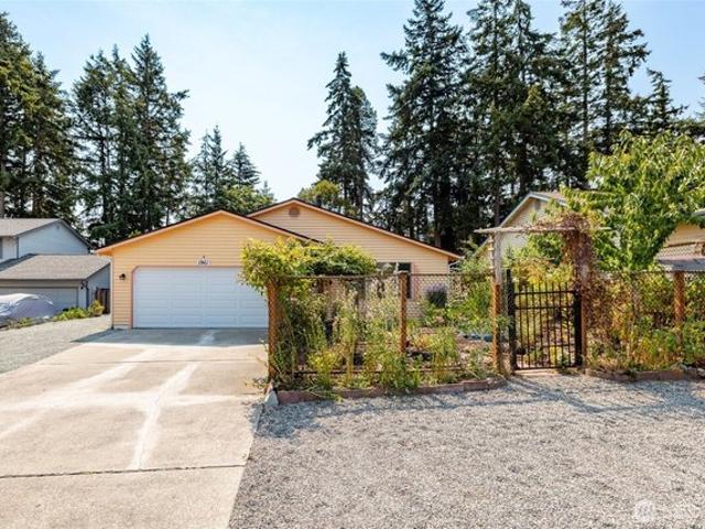 1961 NE 9th Ave, Oak Harbor, WA 98277