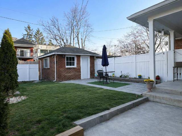 1961 Chestnut St, Harrisburg, PA 17104 | MLS #PADA2058 | Compass
