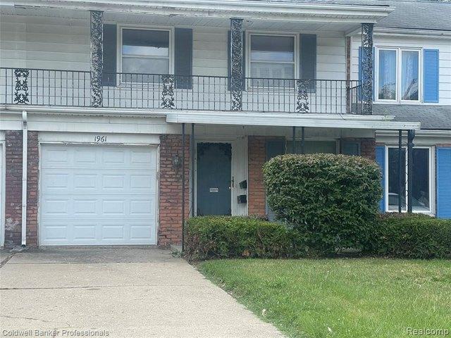 1961 Laurel Oak Dr, Flint, MI 48507