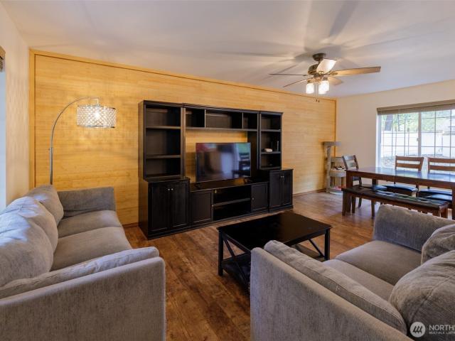 1961 st Street Ct SW