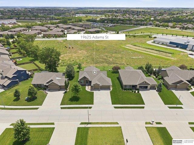 19625 Adams St, Omaha, NE 68135
