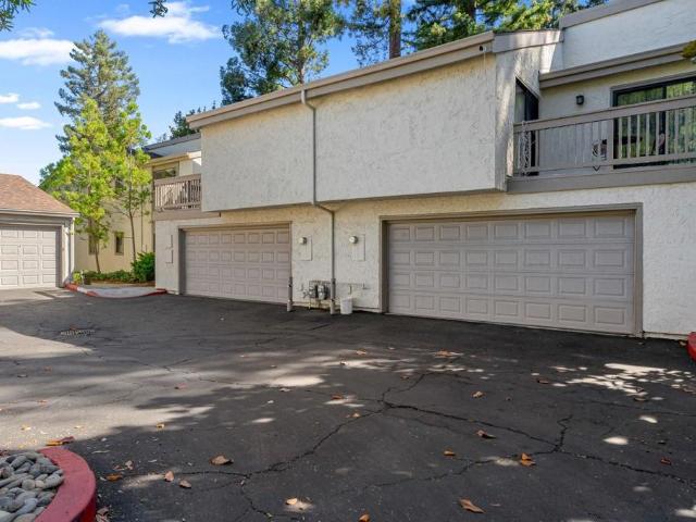 19626 Vineyard Lane
