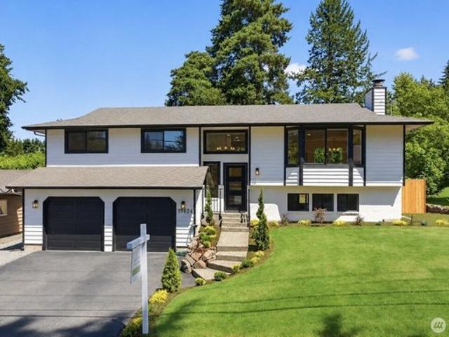 1962 nd Ave NE, Kenmore, WA 98028