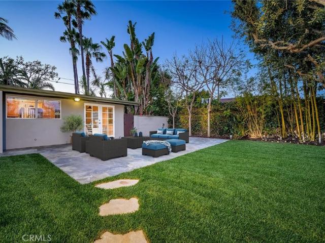 1962 Fullerton Avenue