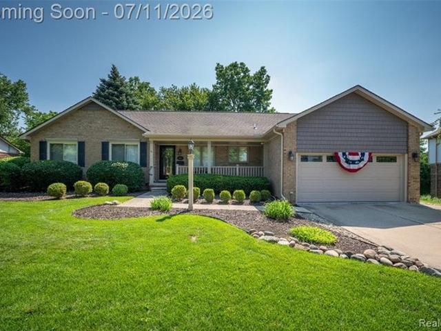 19632 Sussex Ave, Livonia, MI 48152